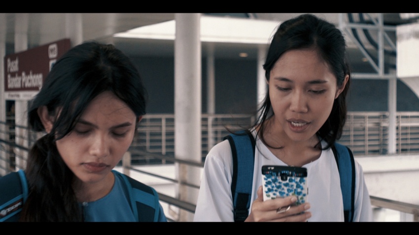 THE GIRLS ARE ALRIGHT